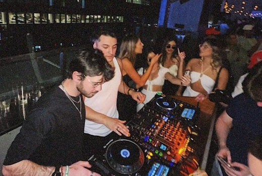 $55 Tickets To A 5 Hour Premium Open Bar Rooftop NYE Party (a $98 value ...